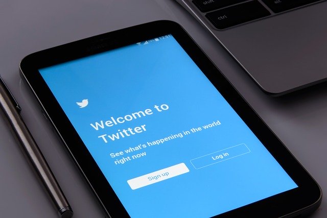 Twitter la red social que revolucionó la información en el mundo - Literal